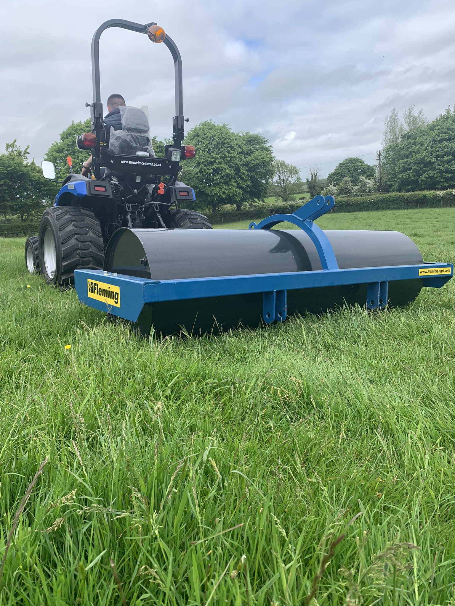 Fleming 6’6in x 24in Water Filled Flat Roll – Kent Tractors