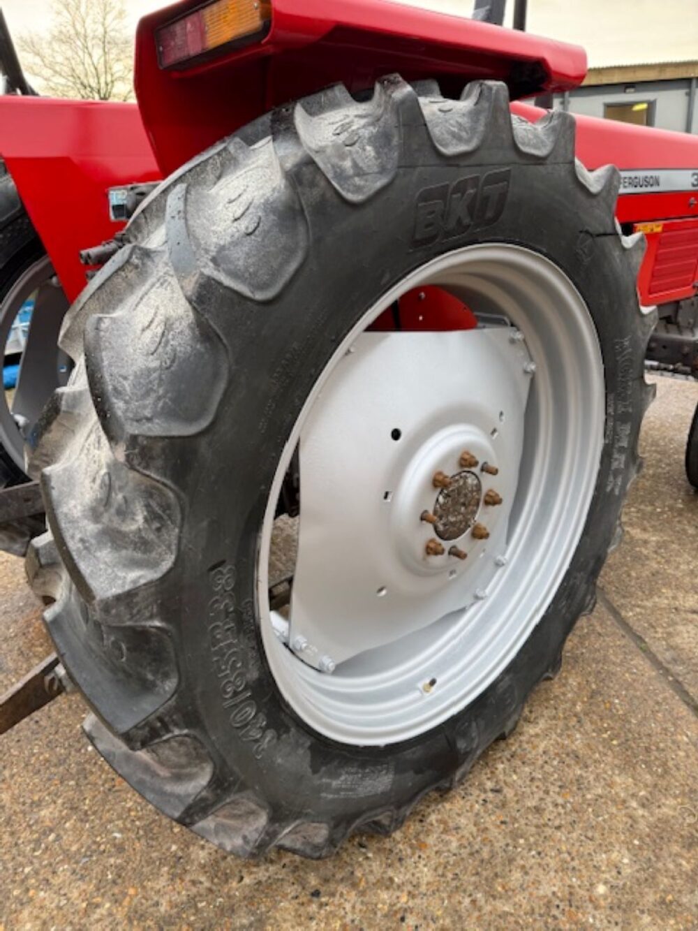 Massey Ferguson 365 – Kent Tractors