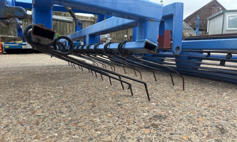 Sand School Leveller – Kent Tractors